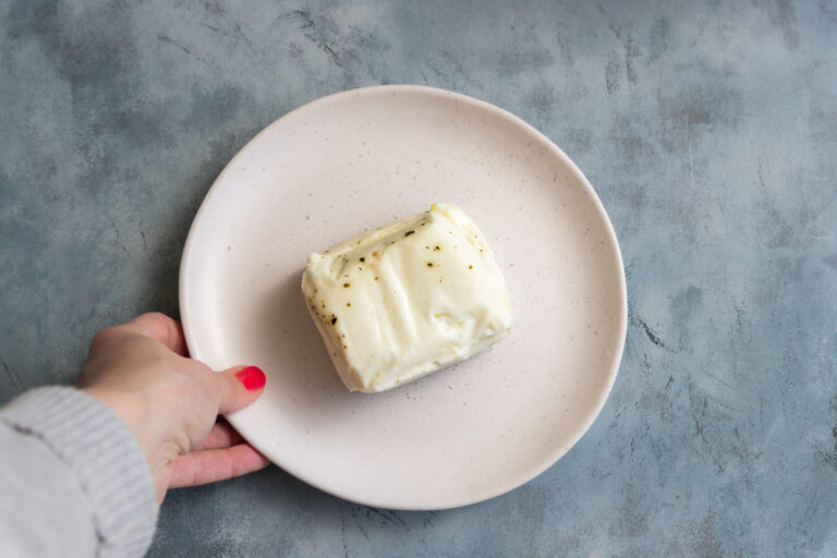 How To Cook Halloumi (+ Recipe Ideas) - Scrummy Lane