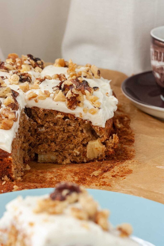 Easy Pineapple Banana Cake With Cream Cheese Frosting (Hummingbird Cake ...