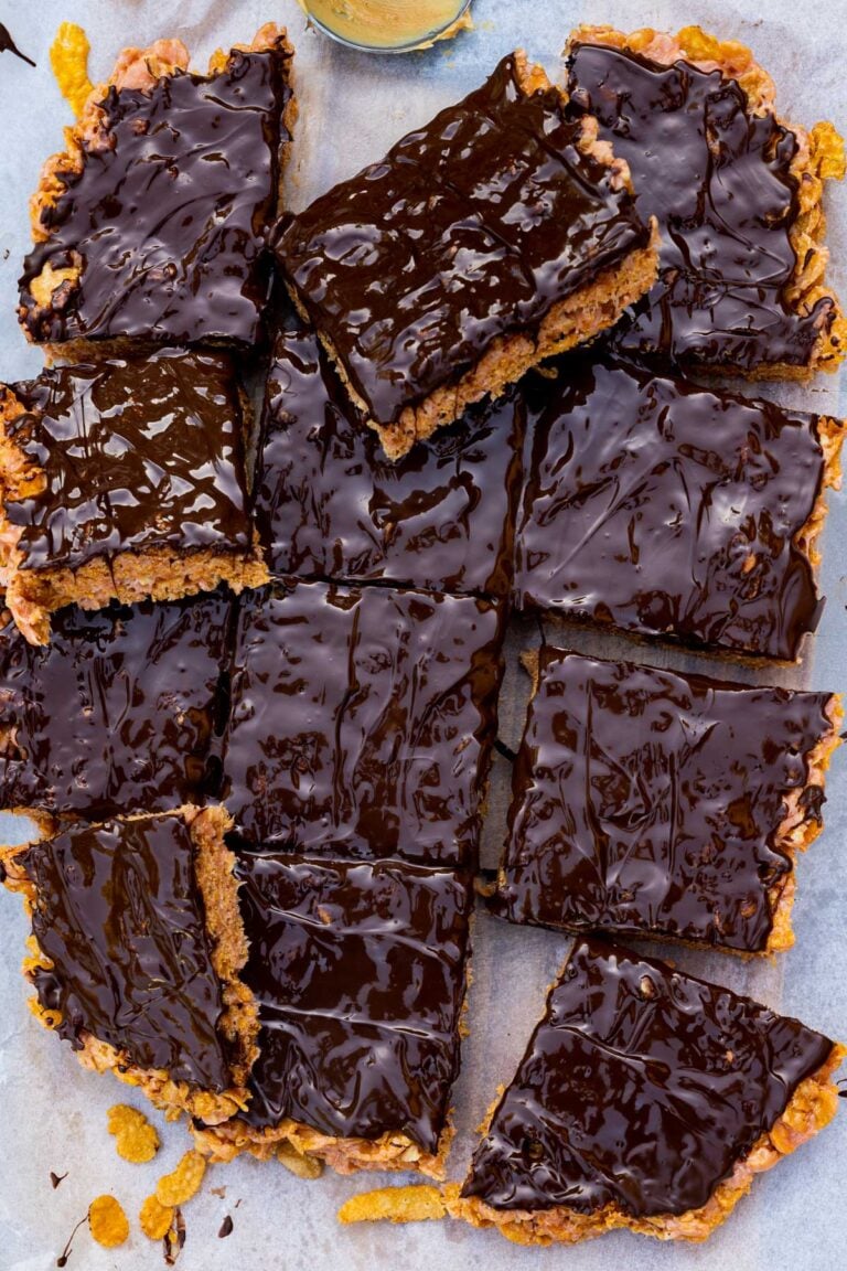 5-Ingredient Peanut Butter Cornflake Bars (No Bake) - Scrummy Lane