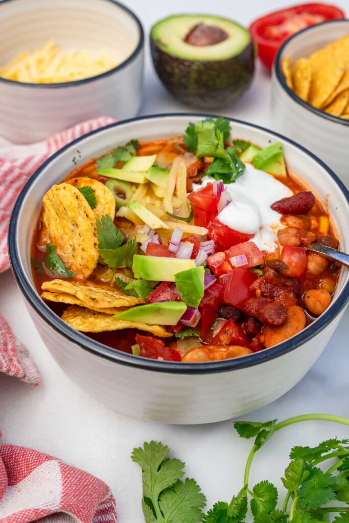 Simple 5 Bean Chili Recipe (Vegetarian) - Scrummy Lane