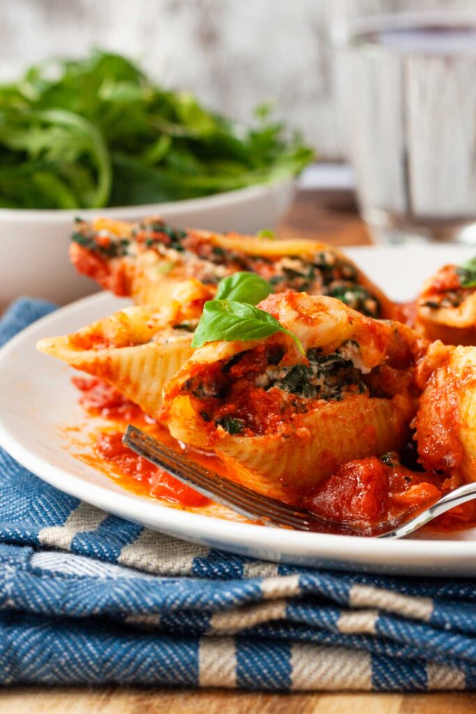 Conchiglione Pasta With Spinach And Ricotta (Giant Stuffed Shells ...
