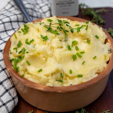 Truffle Mashed Potatoes (Easiest Luxury Mash!) - Scrummy Lane