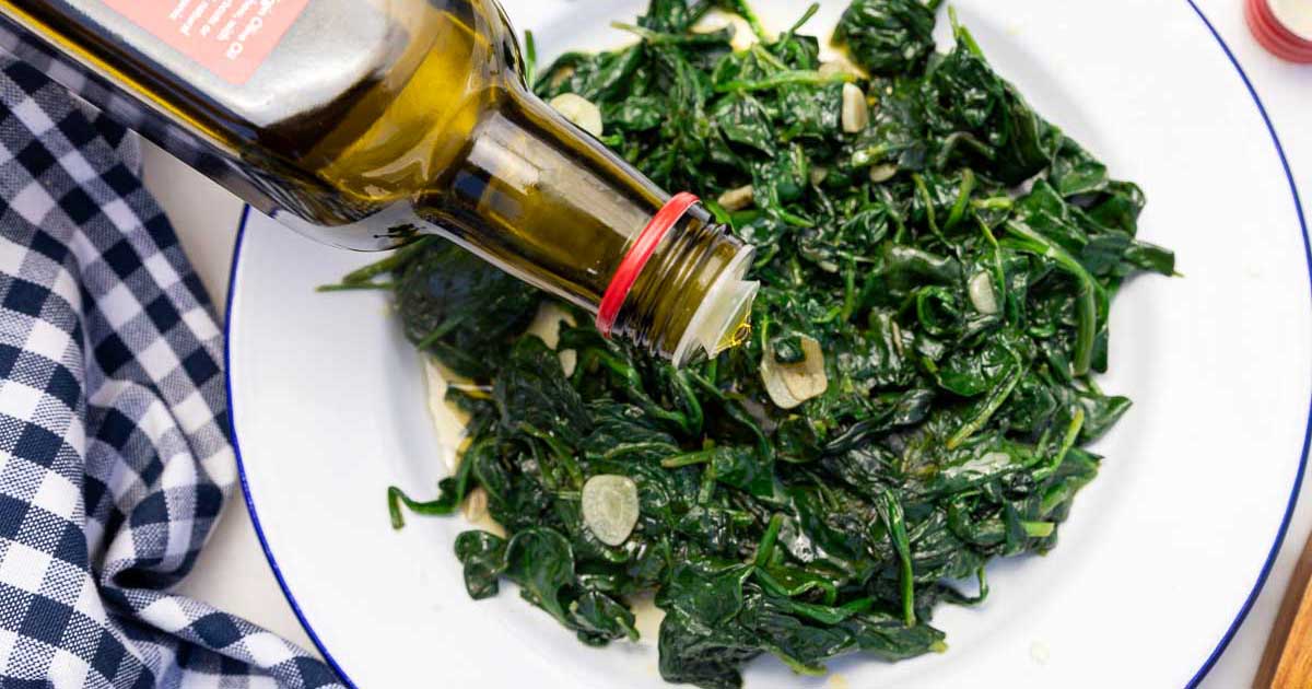 5-Minute Sautéed Frozen Spinach (With Garlic And Lemon) - Scrummy Lane