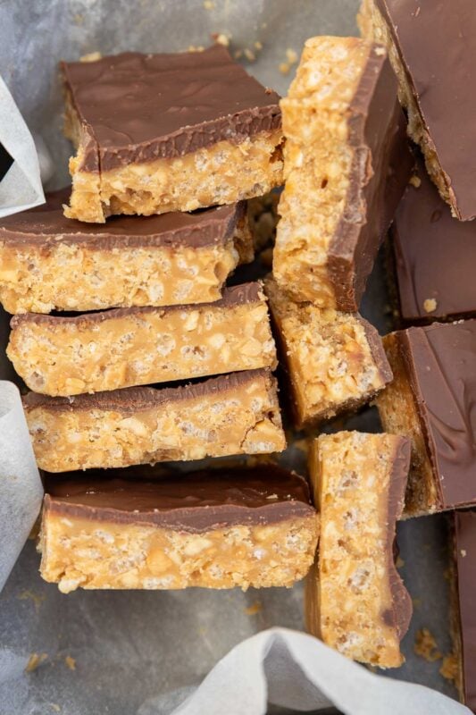 Peanut Butter Crunch Bars (6 Ingredients, No Bake) - Scrummy Lane